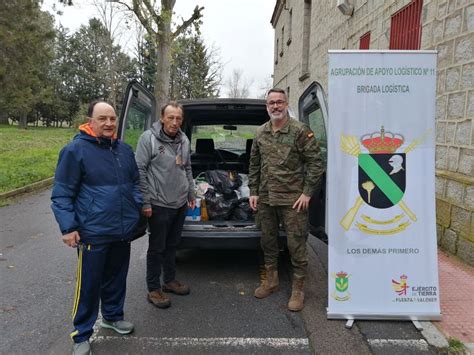 Entrega De Alimentos De La Agrupación De Apoyo Logístico Nº 11 A Un