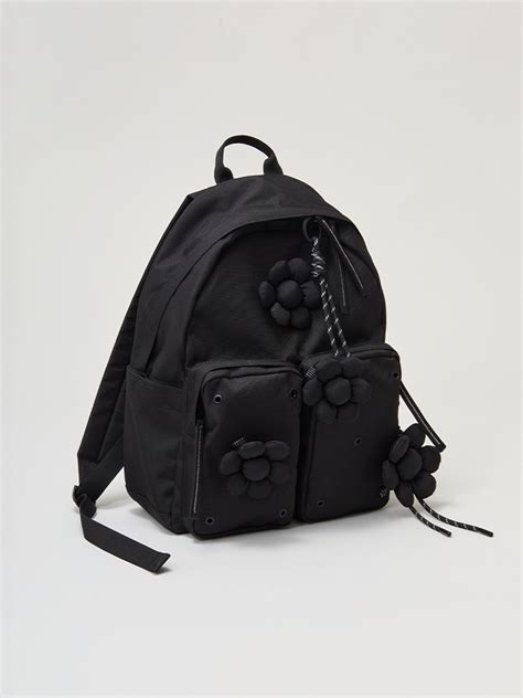 Coller Line Friends Square