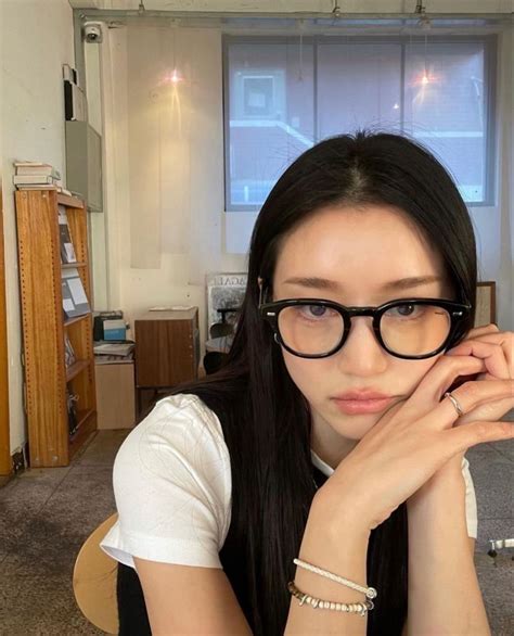 Pin By T H I On Life Glasses Inspiration Aesthetic Girl Pretty Face