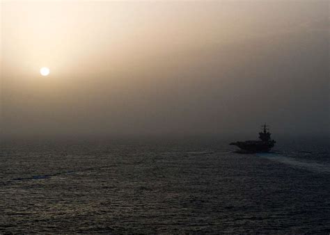 Uss Abraham Lincoln пересекает Аравийское море Picryl Поиск в