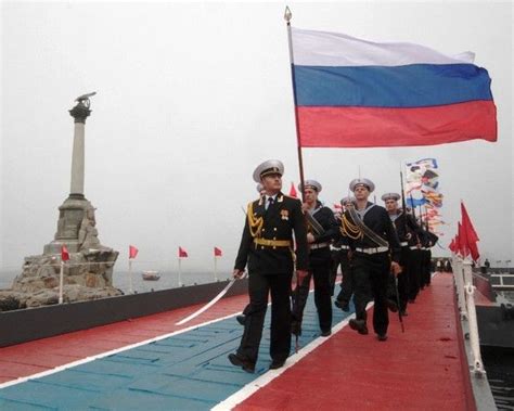 День Черноморского флота ВМФ России — ежегодный праздник отмечаемый 13 мая в честь создания