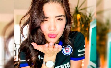 Mich Pérez Enamora A La Afición De Cruz Azul Con Una Foto Especial En