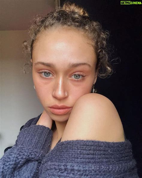 Ella Rae Smith Wiki Biography Age Gallery Spouse And More