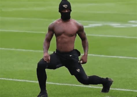 Look Josh Allen Works Out Shirtless Before Packers Game At Frigid Lambeau Field Swipe Sports
