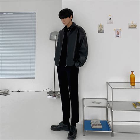 플라이데이 미니멀한 디자인으로 데일리 하게 즐기기 좋은 제품‼ 오랜 기간 착용할 수 있는 디자인으로