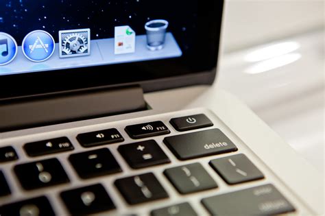 Review Apple 13 Inch Retina Macbook Pro Business Insider