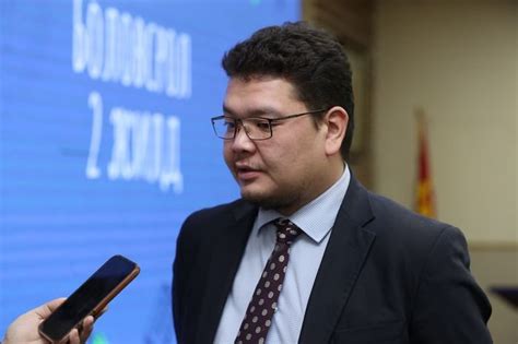 БЗС гийн дарга Д Гардийг албан тушаалаас нь түдгэлзүүлж хилээр гарахыг нь хязгаарлав