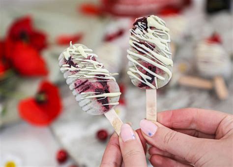 Домашен матча сладолед на клечка