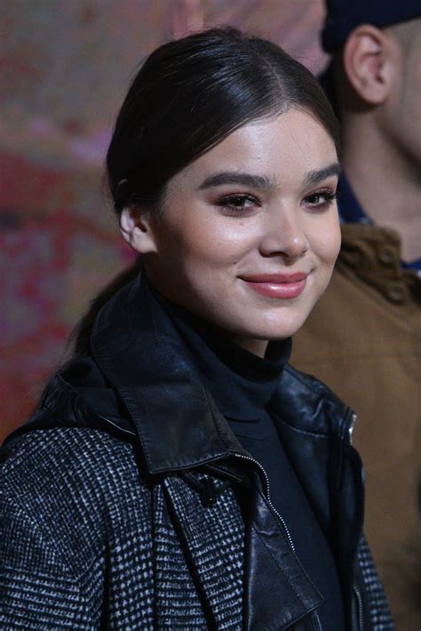 Dec Empire State Building Hosts John Cena Hailee Steinfeld In Support Of Make A Wish