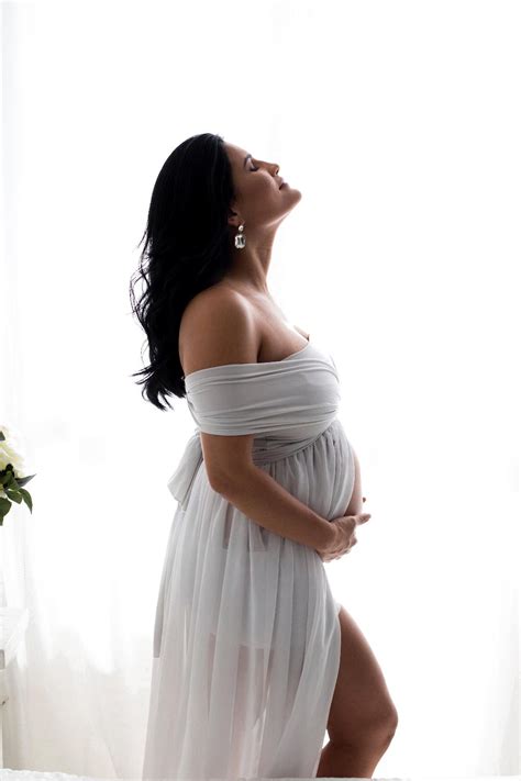 How Many Weeks Pregnant Will My Belly Button Pop Out