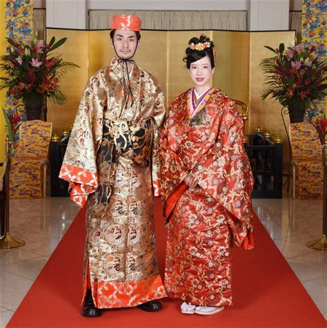 琉球王朝結婚式 玉座婚プラン｜万国津梁館｜bankoku Shinryokan Okinawa Resort Mice Facility