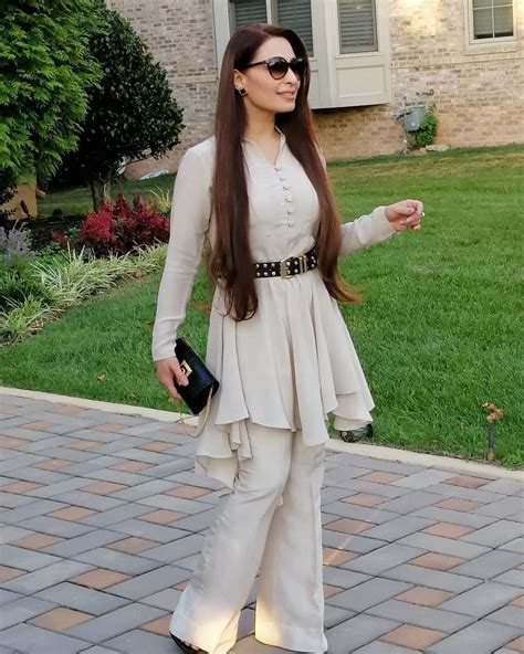 Actress Reema Khans Latest Beautiful Clicks With Her Husband Reviewitpk