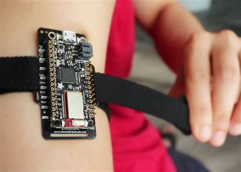 emotibit open source biometric sensor final hours geeky gadgets