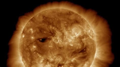 Доц Никола Петров след мощното изригване на Слънцето Магнитните бури объркват комуникациите а