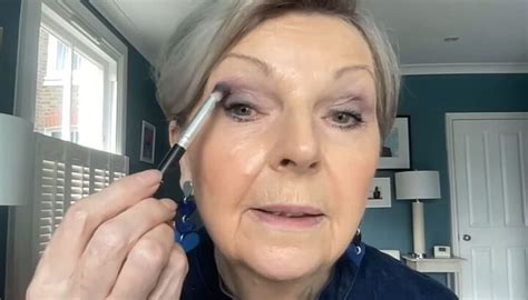 Easy Makeup Tutorial For Older Women Over 60 Upstyle
