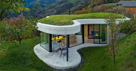 Мини-дом со стеклянными стенами в Тироле, открытый природе | myDecor