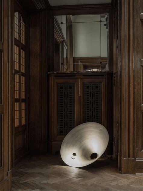 Maniera Unveils First Exhibition Inside Art Deco Hôtel Danckaert