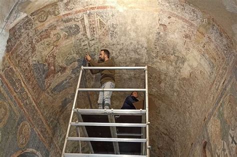 Експерти ја мерат влагата на фрескоживописот во „Св Софија“ во Охрид УМНО МК