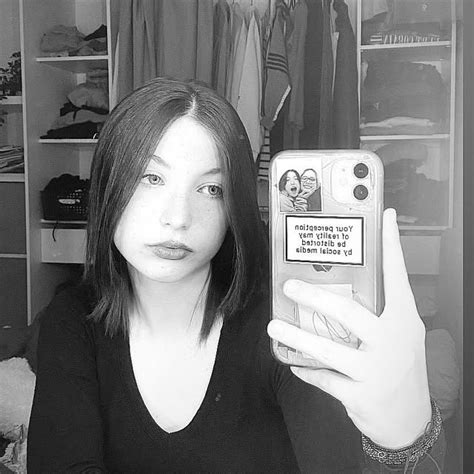 Em Emmiehdn • Threads Say More