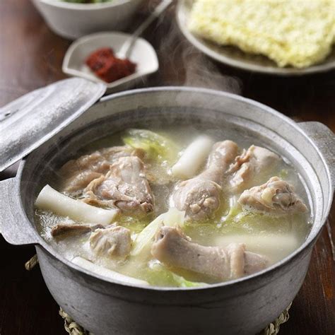 タッカンマリ（2〜3人前） 鍋 韓国料理 水炊き 鶏肉 白湯 山本牛臓 〆 ラーメン 送料無料 おとなの週末 お取り寄せ倶楽部 通販