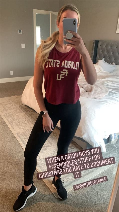 Danielle Avitable Wowt R Hot Reporters