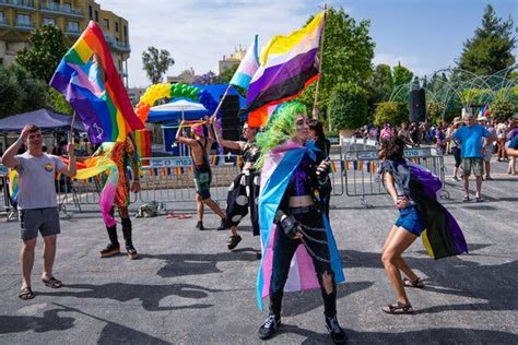 Conflict With The Far Right Shrouds Jerusalems Pride Parade The New