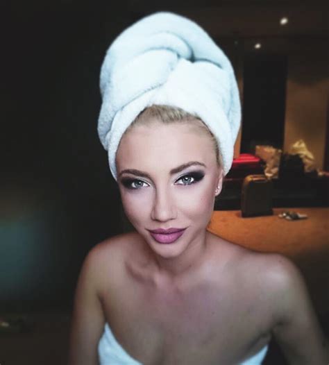 Бояна Генова Малкото коте на Валери Божинов Стефания от ”София