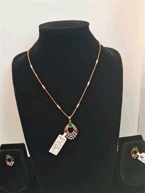 Gold And Daimond Pendant Set Gold Jewellry Designs Gold Fashion Necklace Gold Jewelry Outfits
