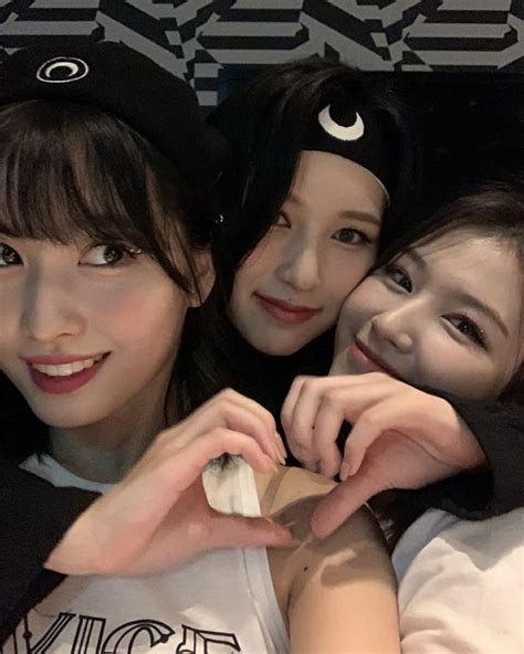 Momo Mina And Sana R Mimosa