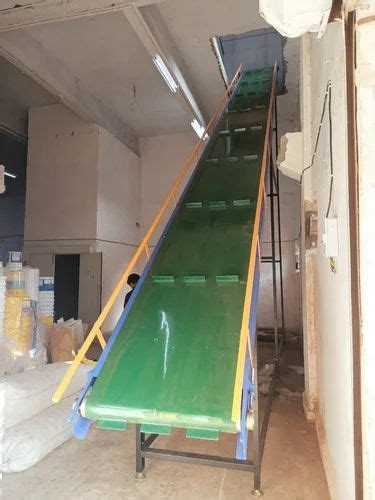 Stainless Steel Vertical Conveyors Loading Unloading Conveyor Capacity 50 Kg Per Feet At Rs