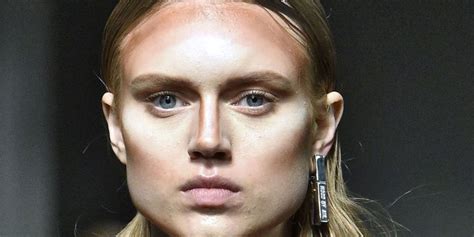 Unblended Contouring Hits NYFW And We Re So Not Ready For It Nyfw Beauty Contour Beauty Trends