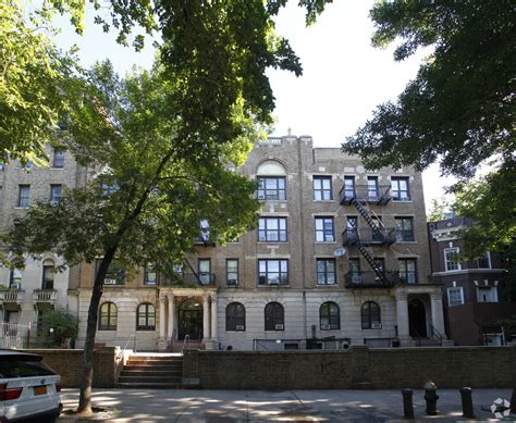 Lillianette 285 291 Eastern Pky Brooklyn Ny 11238