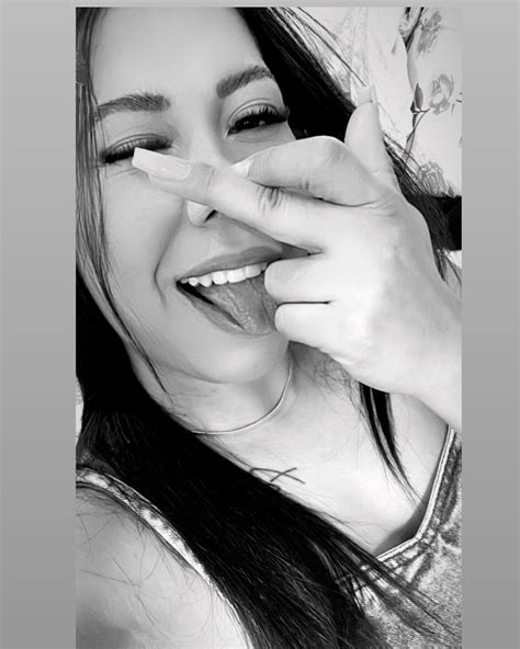 Lyvia Cristtinna Lyviacriss • Instagram Photos And Videos