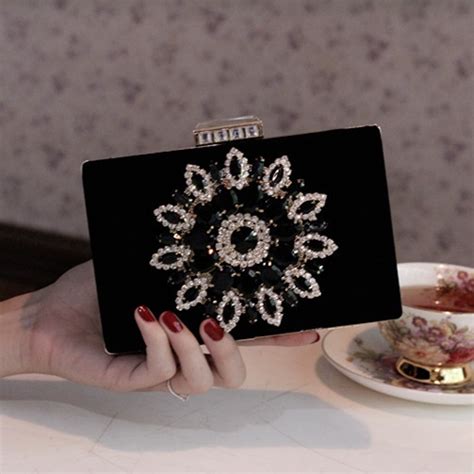 Badu Bg Дамска стилна елегантна малка чантичка за специални поводи