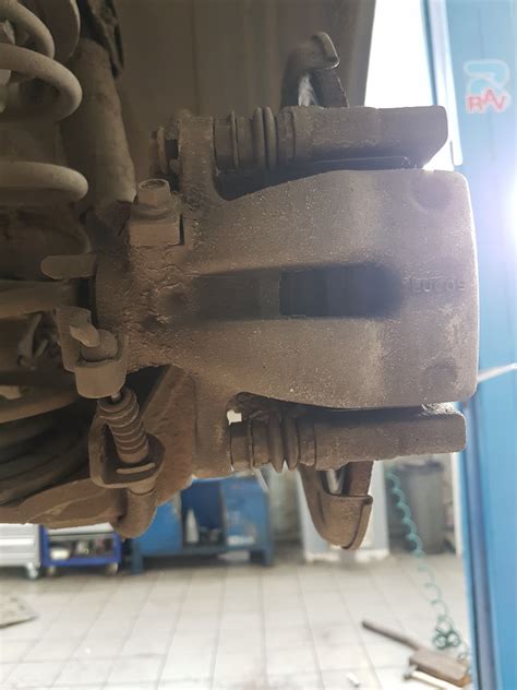 Открученные суппорта после замены колодок — Opel Astra H, 1,8 л, 2012 ...