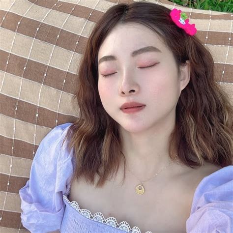 Blossomofthefirstround • Threads Say More