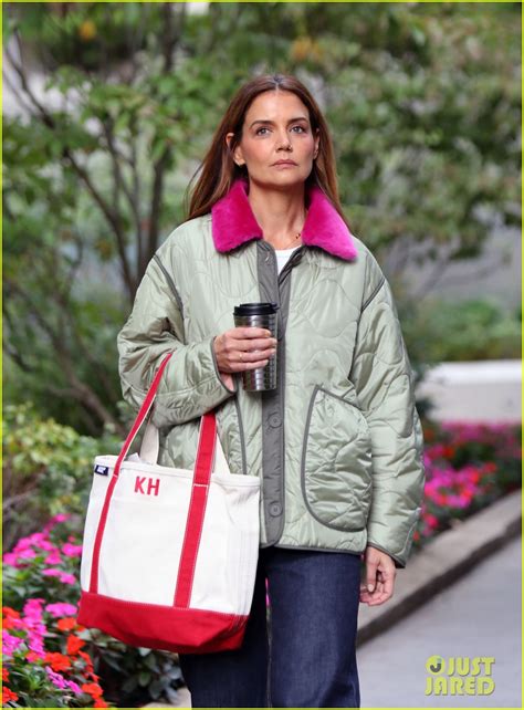 Katie Holmes Strolls Nyc With Personalized Tote Bag Amid Her Return To