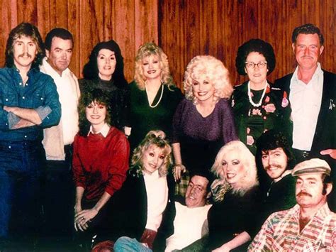 Dolly Partons Siblings All About The Country Legends 11 Brothers And