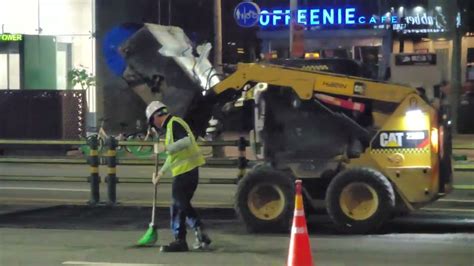 🚜아스팔트 도로포장 중장비 스키로더 Youtube