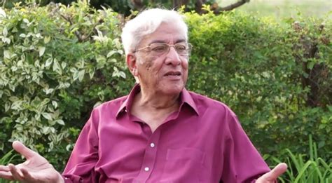 How Komal Aziz Is Related To Actor Khalid Hafeez Reviewitpk