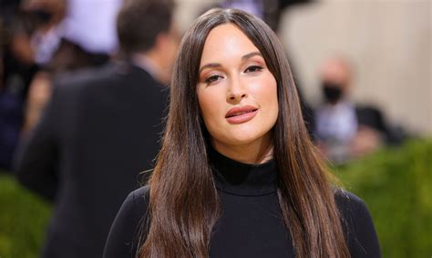 Kacey Musgraves Covers Coldplays ‘fix You For Chipotle Campaign