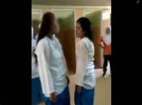 Canyon Copy Paste Video Budak Perempuan Sekolah Bergaduh Tudung Tanggal Selak Kain