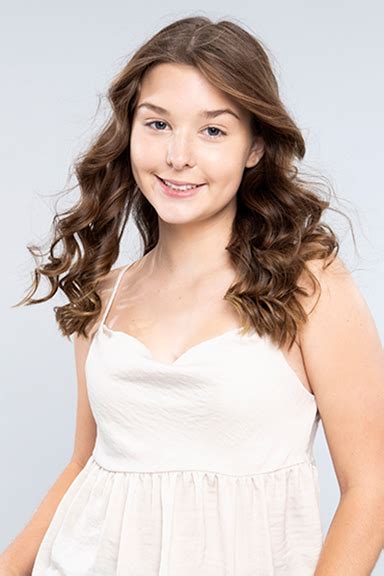 Sara C New View Modeling