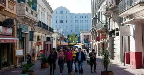 Lanzaron Un Plan Para Revertir El Deterioro Del Barrio Histórico De Montevideo Hay Edificios