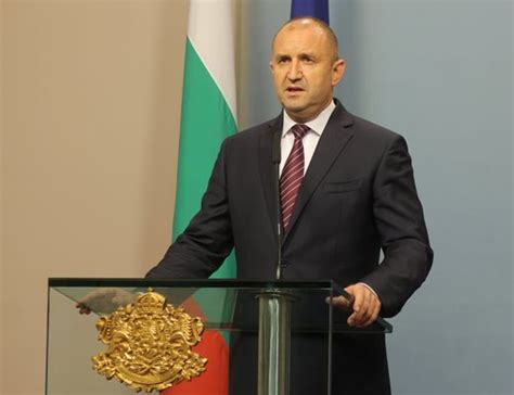 Румен Радев поздрави новоизбрания игумен на Зографския манастир