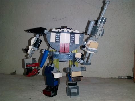 MOC Robot R Lego