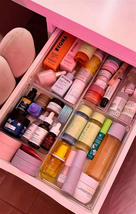 19 Idées De Organisation 🎀🌷 En 2025 Tiroir De Maquillage Organisation De Coiffeuse