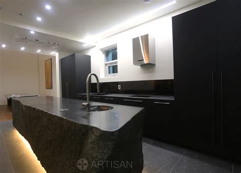 아티산키친 제작가구 유리는 빛을 투과하며 신비롭고 호기심을 불러일으키는 가구 소재이다 유리에 대해 공부를 따로 하지 않았다면 우리가 알고 있는 패턴유리 의 종류는