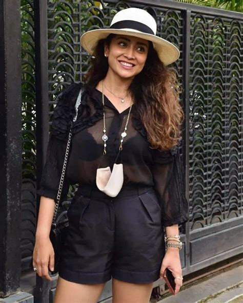 Shriya Saran Scrolller