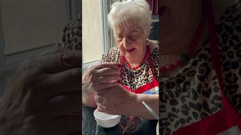 შუშანა ბებო Shushana Bebo ამზადებს ნიგვზის ხინკალს Youtube